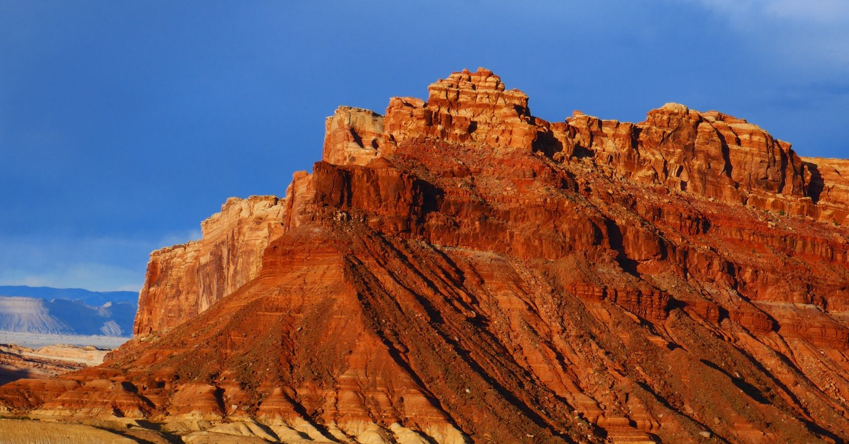 Grès oxydés, Escarpement de San Rafael, Utah - Géodiversité.NET