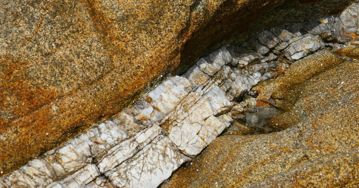 Filon de quartz dans leucogranite de Guérande - Géodiversité.NET