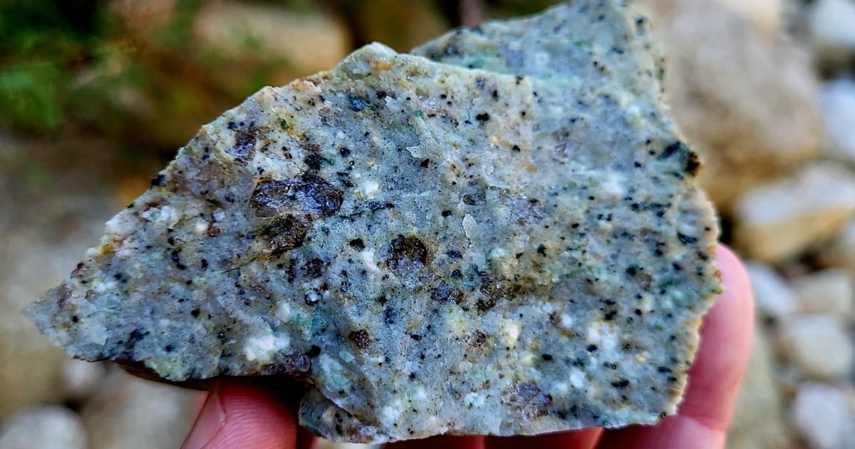 Trachyte - Géodiversité.NET