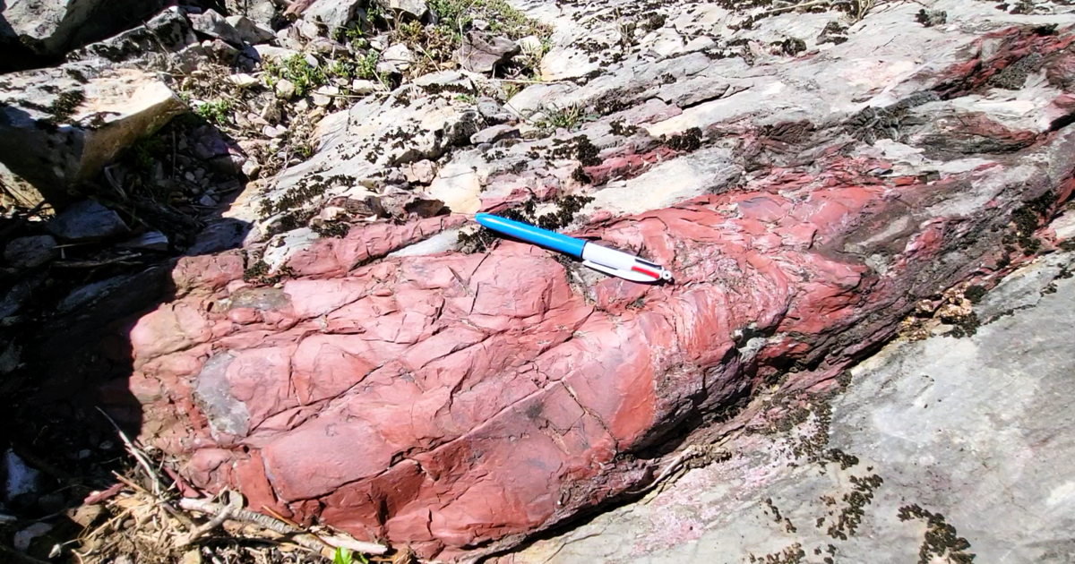 Marbre Cipolin & Jaspe Radiolaire - Géodiversité.NET