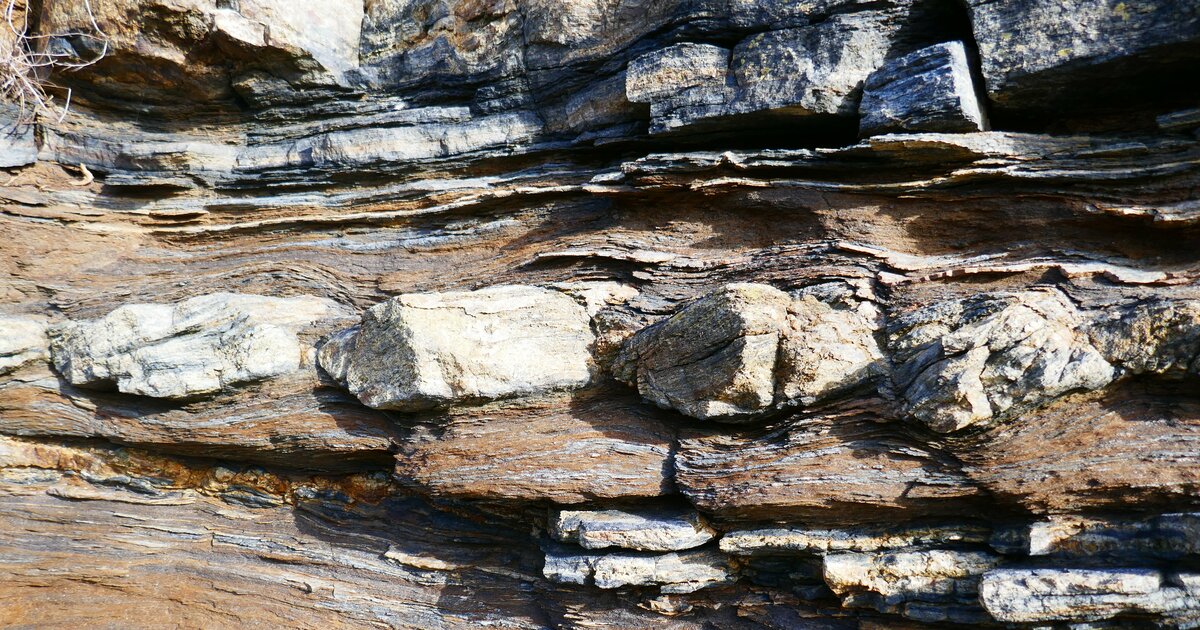 Boudinage dans formation amphibolithique - Géodiversité.NET