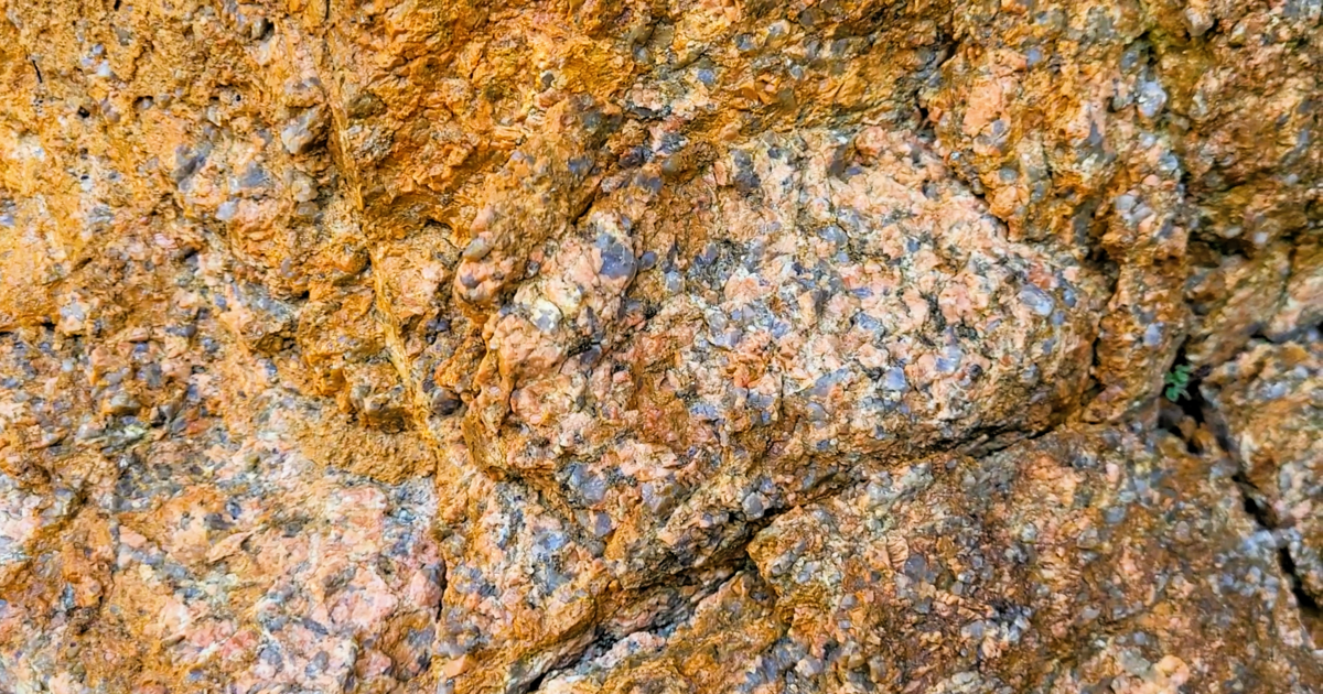 Syénogranite - Géodiversité.NET