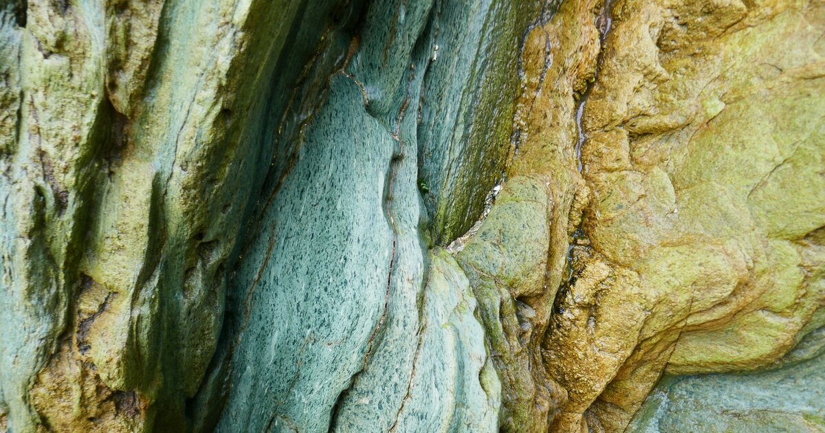 Schistes verts de la plage des Curés - Géodiversité.NET