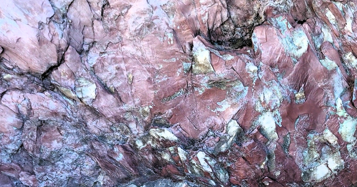 Marbre Cipolin & Jaspe Radiolaire - Géodiversité.NET