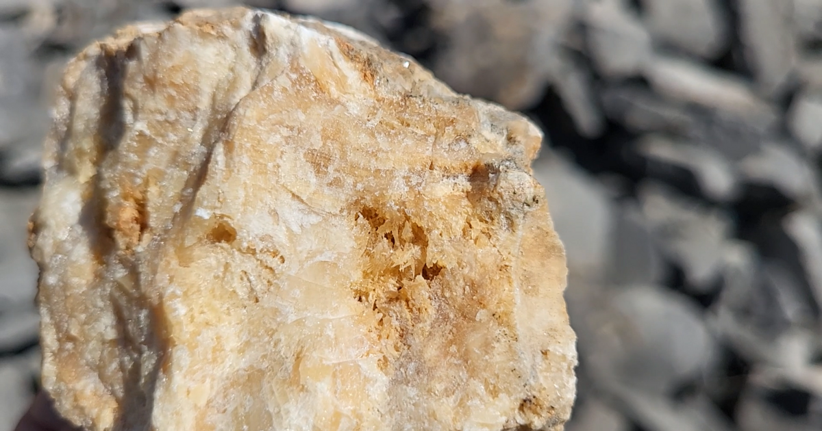 Marbre Cipolin & Calcite Miel - Géodiversité.NET