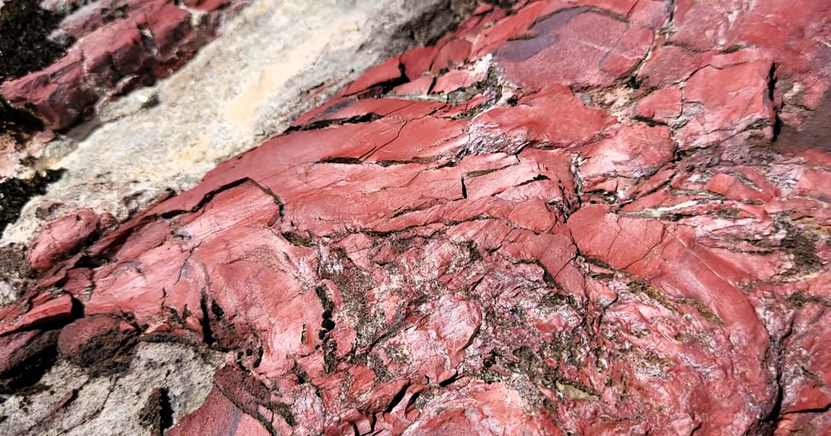 Marbre Cipolin & Jaspe Radiolaire - Géodiversité.NET